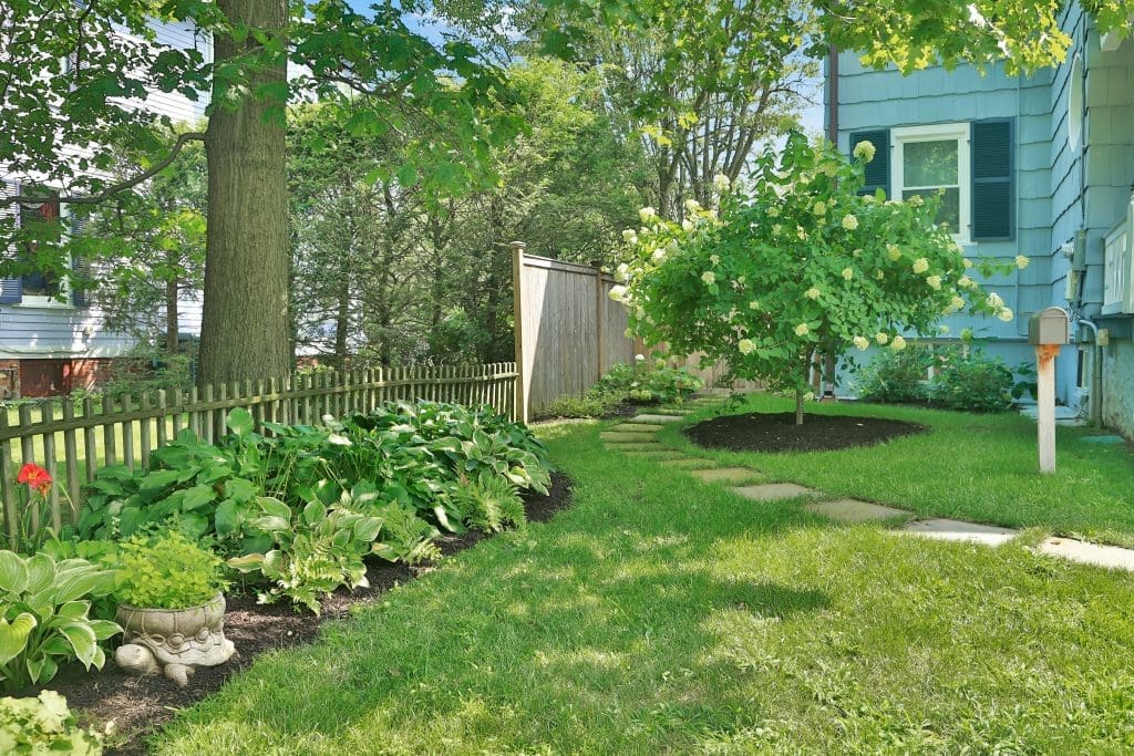 Summer Poolscape with Native Plants| Landscape Design in Mamaroneck, NY ...